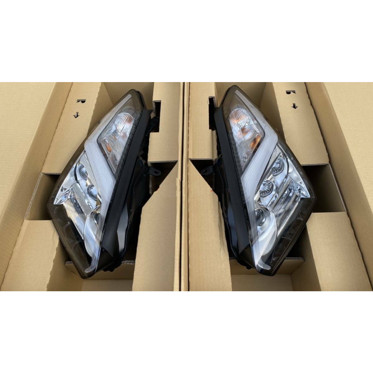 Genuine Nissan Headlight Assembly Set Fits Nissan R35 GTR EBA/4BA 07/ ...